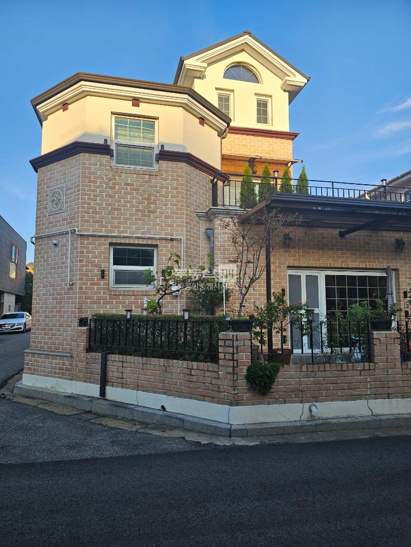 [부동산114] [전원주택] 정발산동 매매 희망가격 150,000만원